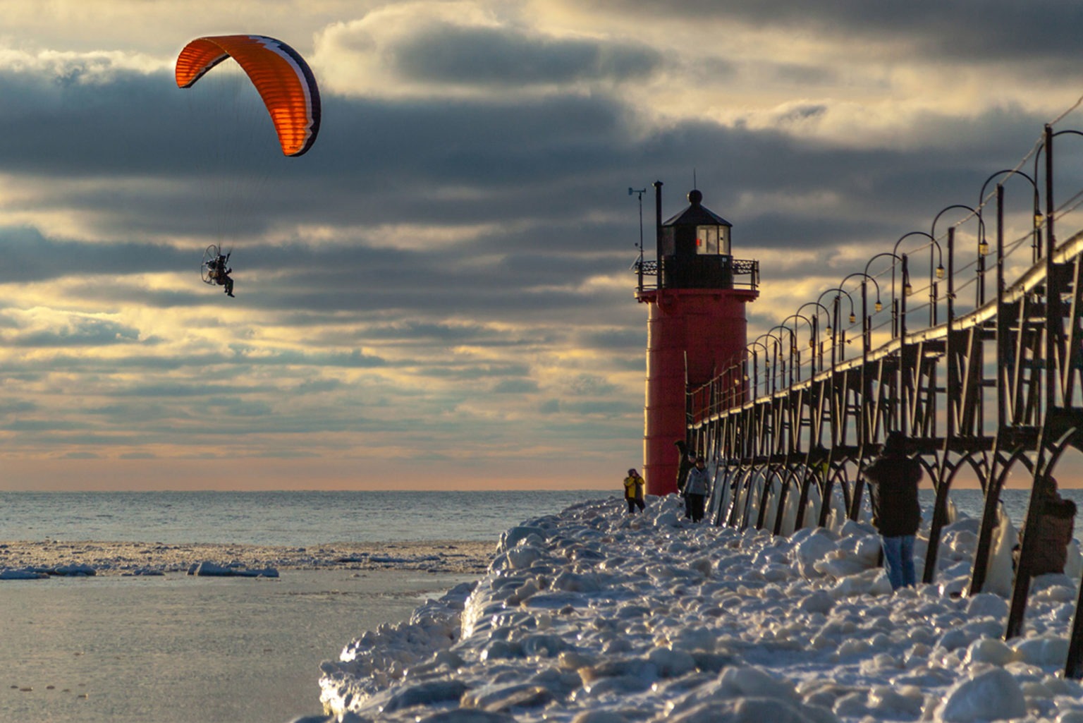 9 BEST Lake Towns in Michigan - Lake Living Guide 2026
